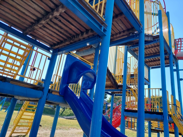 【メシドラ】神奈川県秦野市 全長50mの巨大ローラー滑り台『中央こども公園』#山田涼介 #兼近大樹 #満島真之介 2024/11/16放送 ...